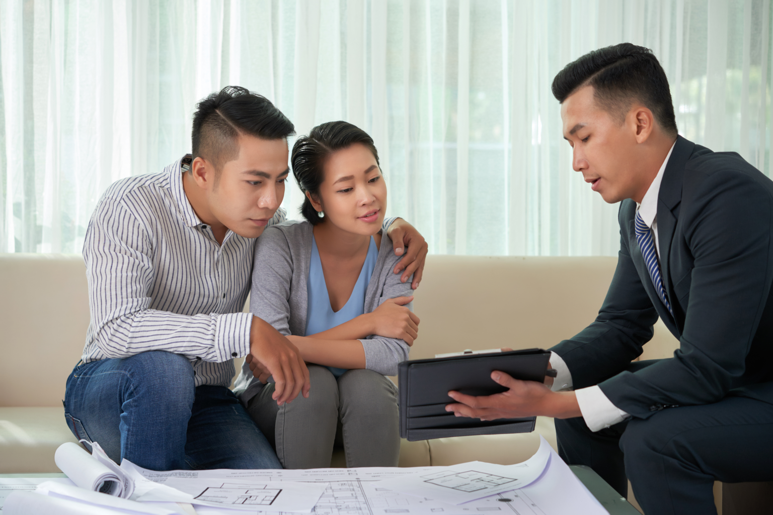 What's the Difference Between a Real Estate Agent and a Broker? | Bria ...