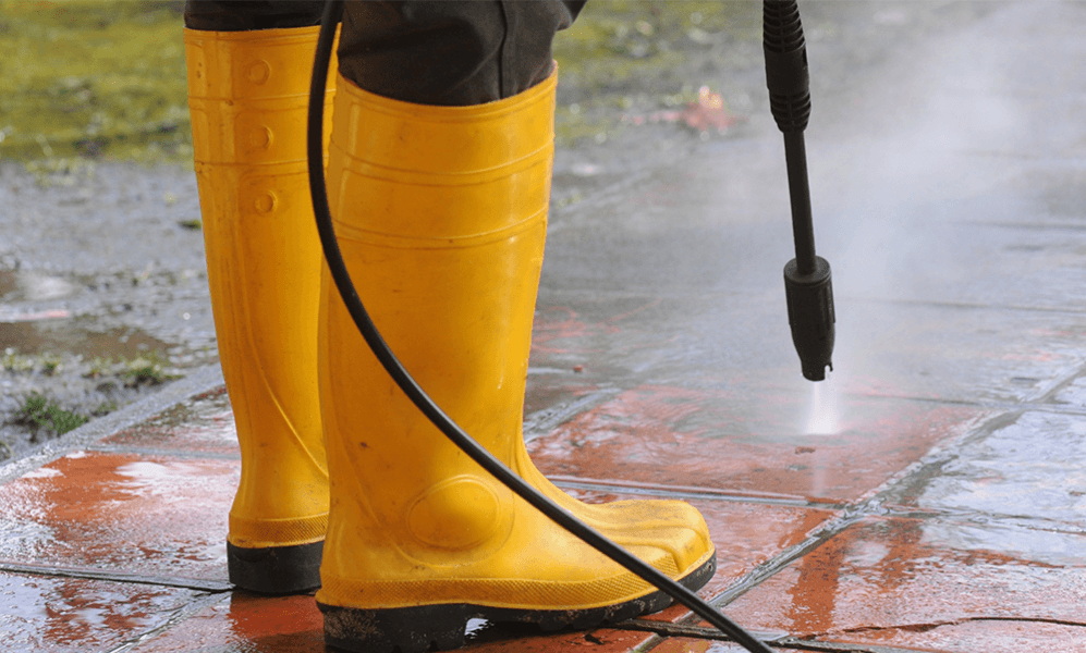 How do pressure washers work? | Bria Homes